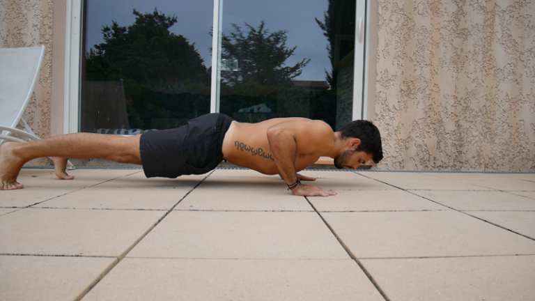 Exercice de Musculation Naturelle: Les POMPES - GUIDE COMPLET
